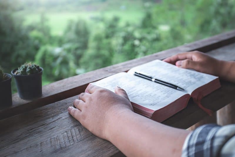 Faithful Catholic Apps for iPad, iPhone, & Android : CatholicApps.com